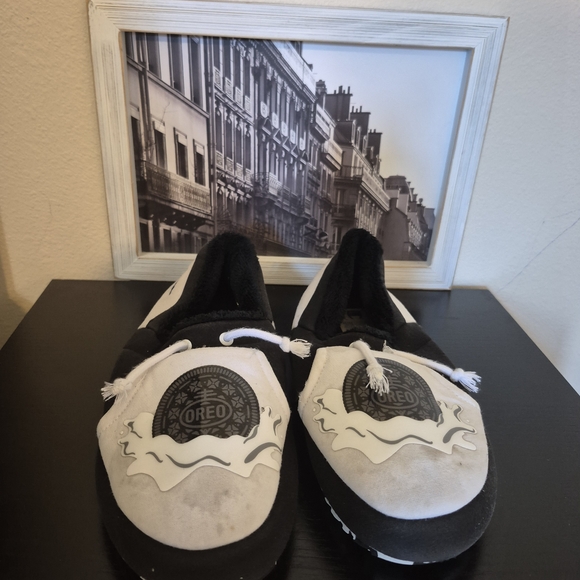 Champion | Shoes | Rare Champion University X Oreo Mens Slippers | Poshmark